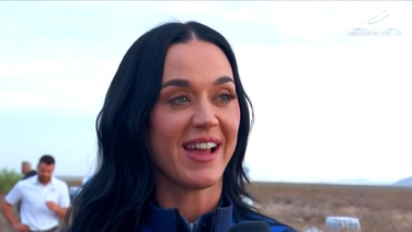 Video | Pop star Katy Perry returns to Earth after space flight | RTÉ