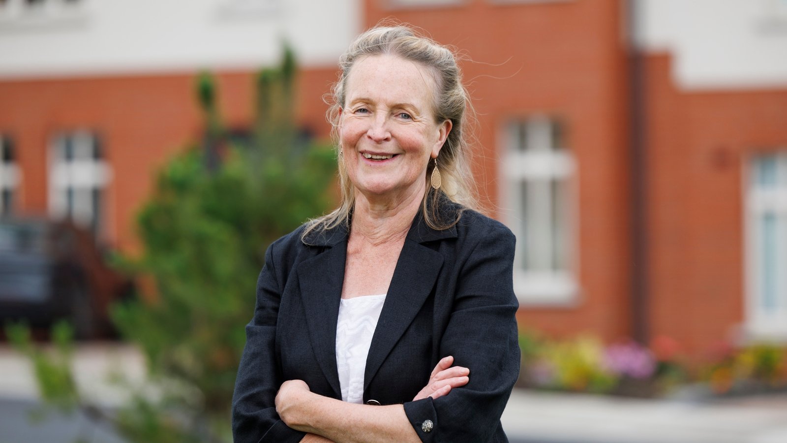 72-year-old designer creates dream garden for growing family