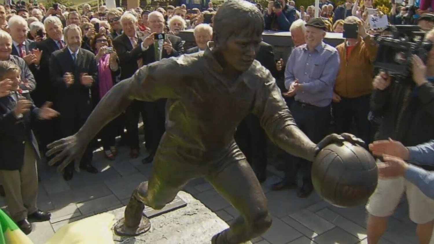 RTÉ Archives | Sports | Paidí O Sé In Bronze