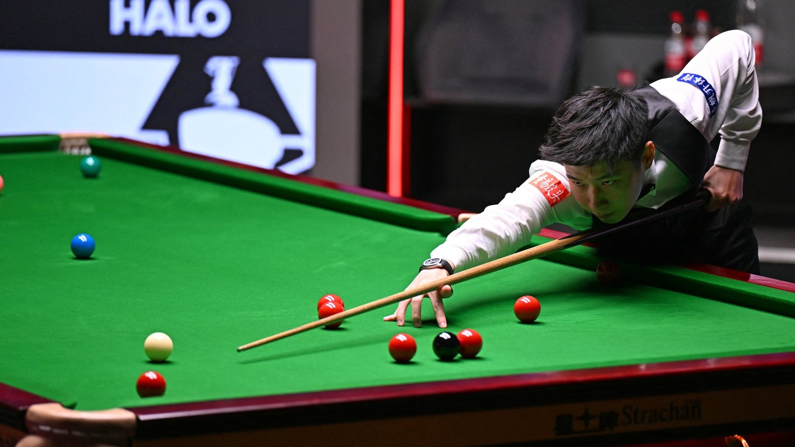 Zhao Xintong sets up semi-final showdown with Trump