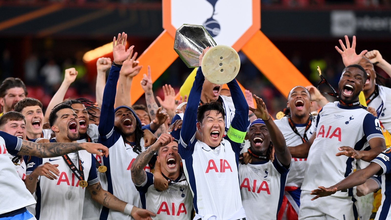 Spurs edge United in scrappy final to win Europa League