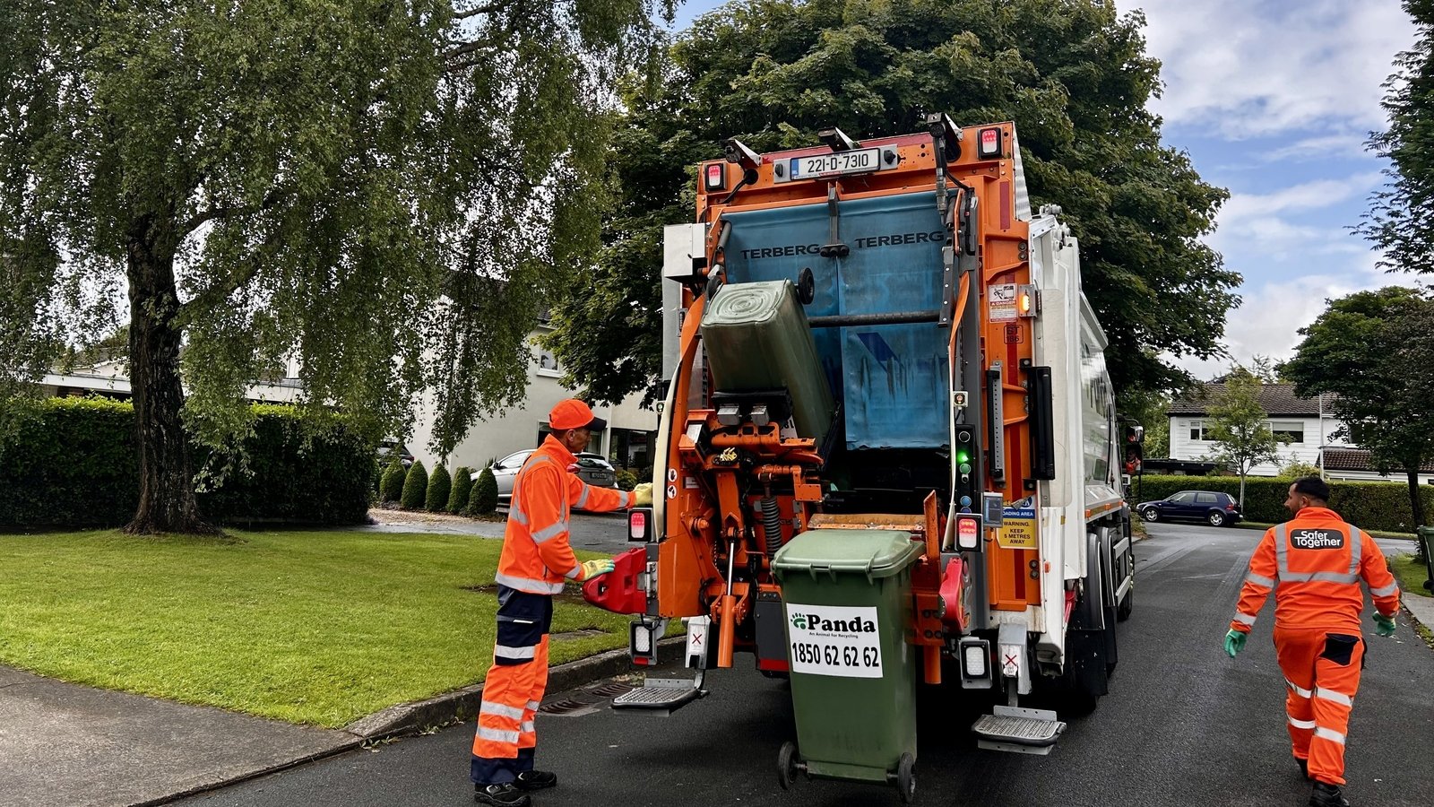 Bin lorry cameras to detect waste contamination