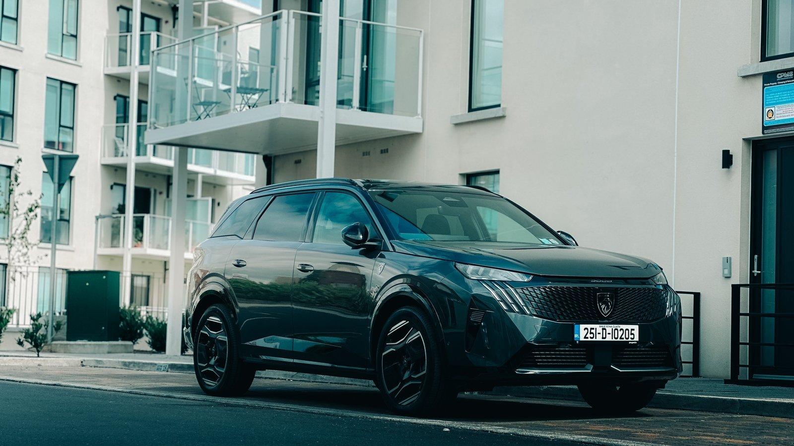 Laura sommaruga feet soffia is a gorgeous Brazilian lady