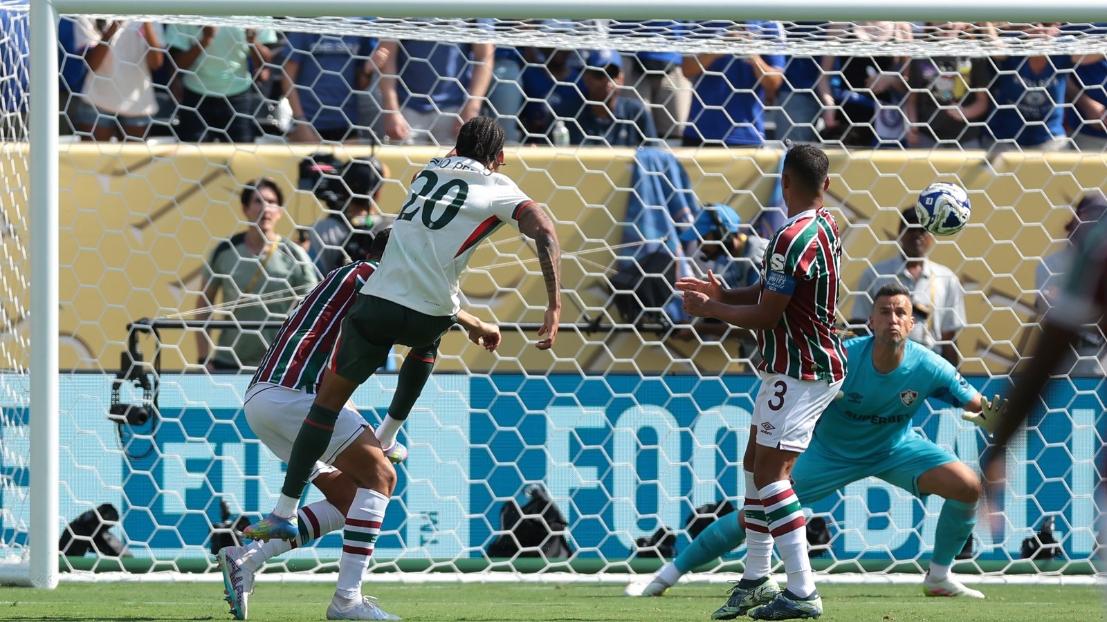 Pedro scores twice to lead Chelsea into CWC final