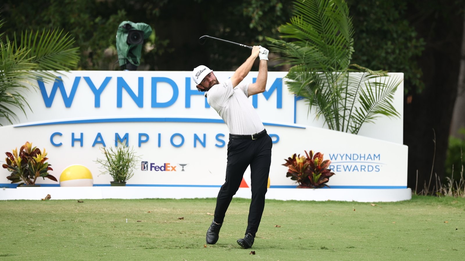 Www hub porn com easy txt setup to get to the hotel and