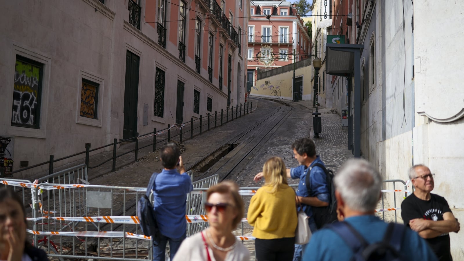 Lisbon crash wreckage removed, 3 UK citizens among dead