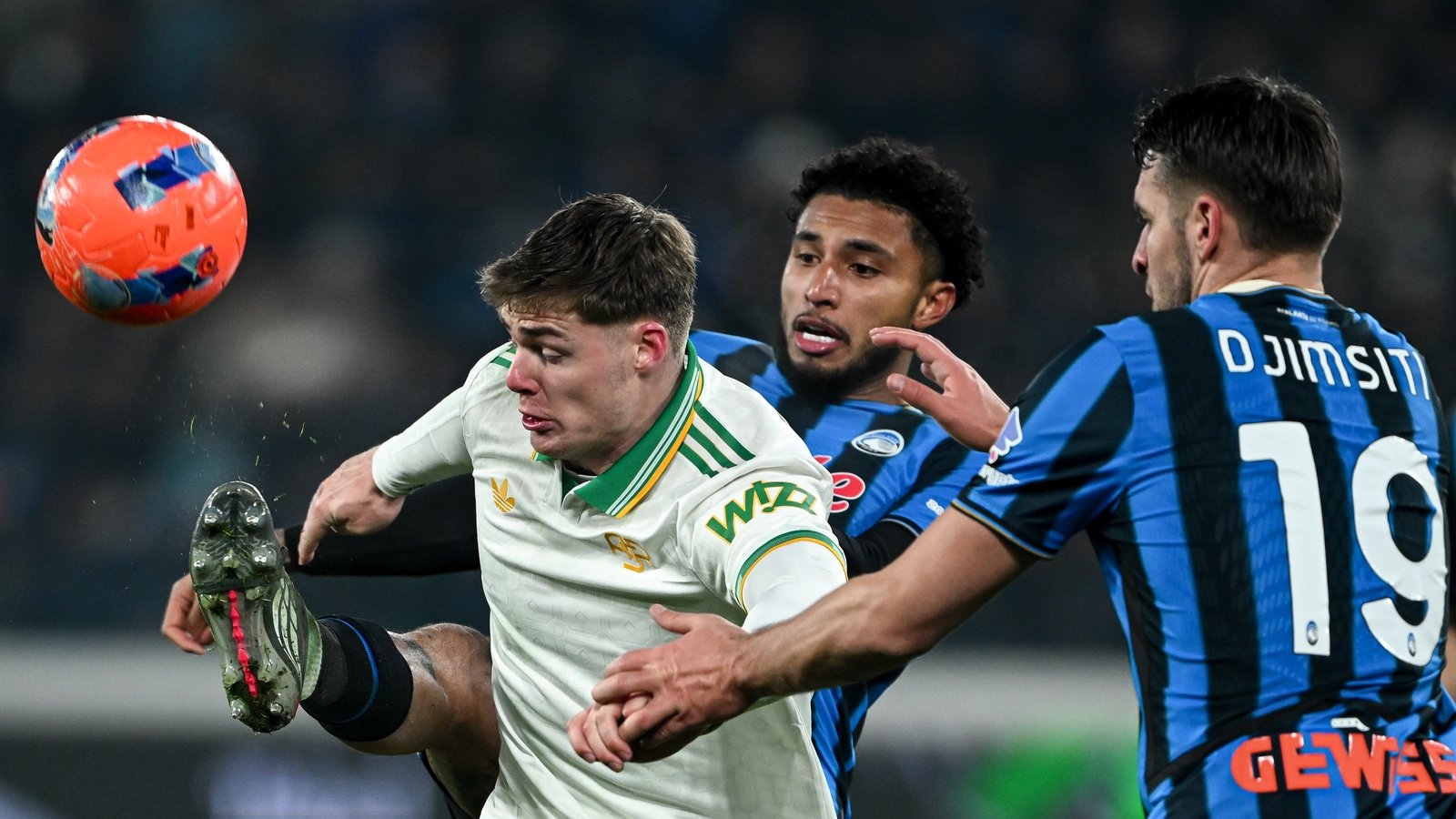 Ferguson & Roma Defeats, Barcelona Derby Victory: Football Roundup ...