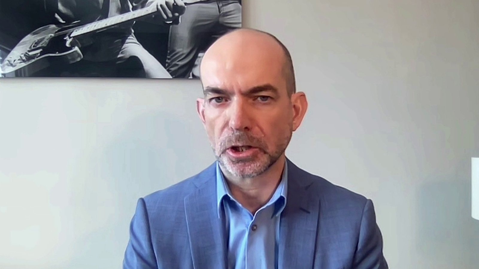 ICE Shooting: Trump Admin Defends Minneapolis Killing Despite Video ...