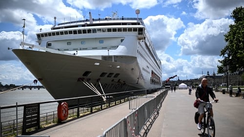 Stomach bug blamed for cruise outbreak, lockdown lifted