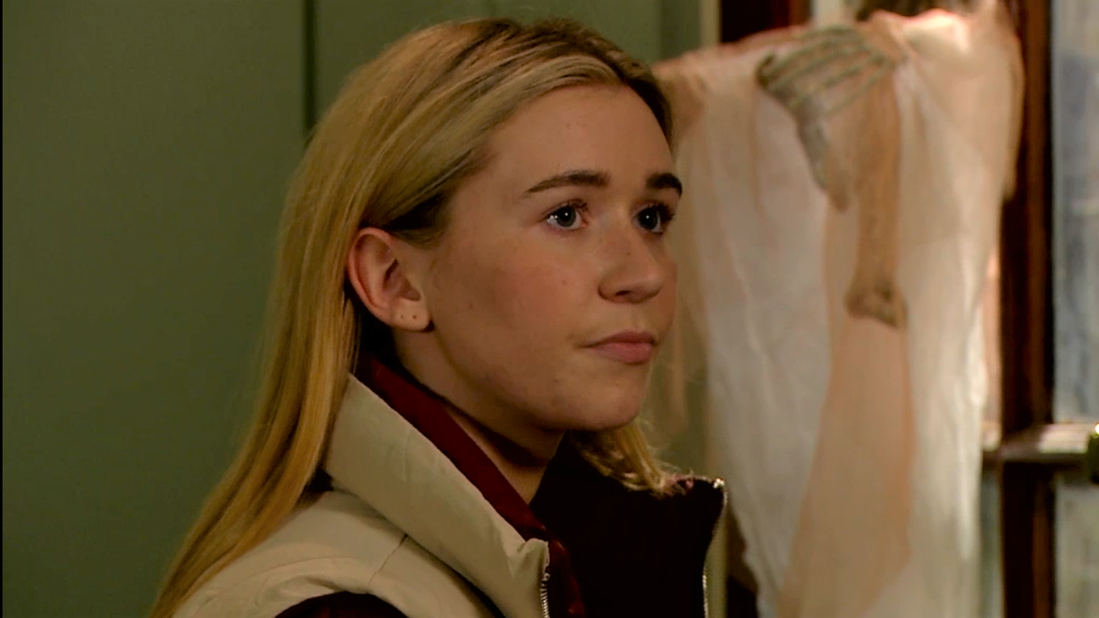 Zoe owns Rafferty on Tuesday's Fair City